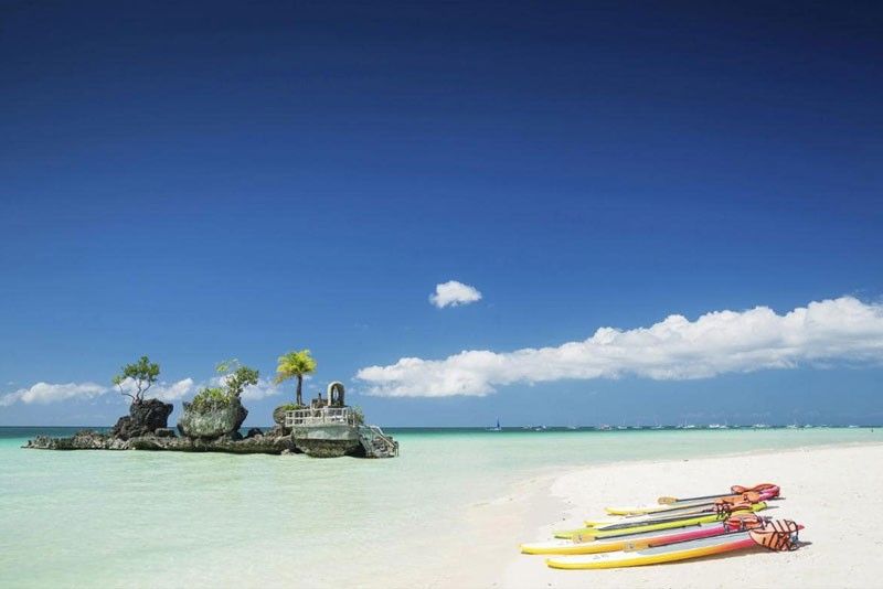 Boracay cleanup to attract more tourists | Philstar.com