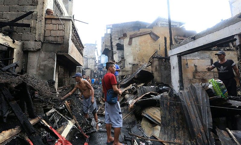 Sunog sa Parañaque: 4 sugatan, 50 pamilya nawalan ng tahanan | Pang-Masa