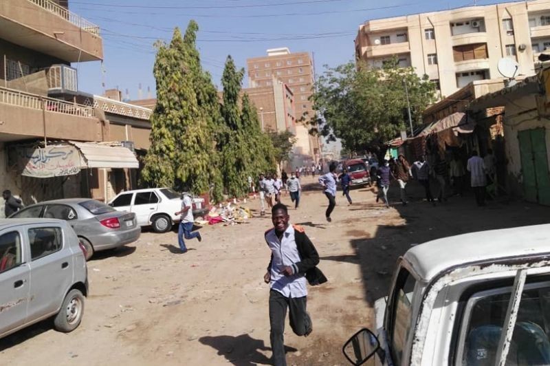 Sudan riot police stop march on presidential palace | Philstar.com