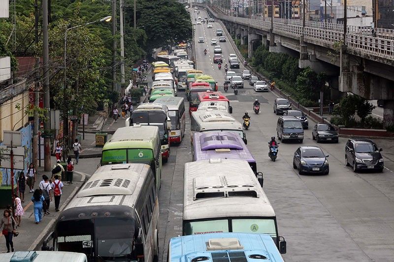 EDSA, C-5 ‘di uubra sa one way traffic | Pang-Masa