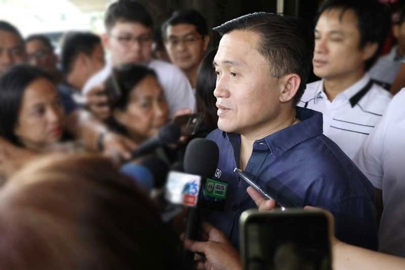 Bong Go brokers talks with PhilHealth, hospitals | Philstar.com