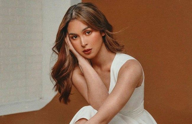Julia Parang Walking Sex Object Kahit Flat Chested Pilipino Star Ngayon