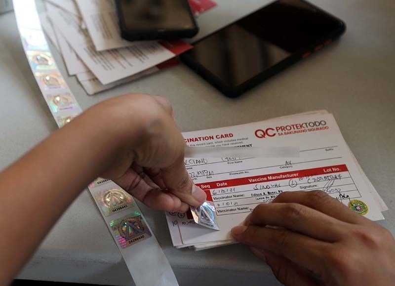Universal vaccine cards kailangan ng Pinas | Pang-Masa