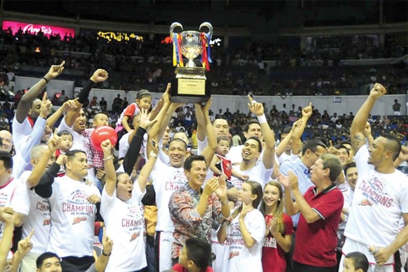 Human sa tulo ka dekada: Alaska moretiro na sa PBA | Banat