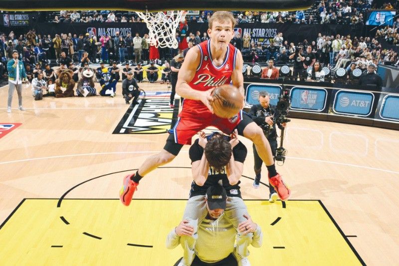 McClung NBA Slam Dunk King | Pang-Masa
