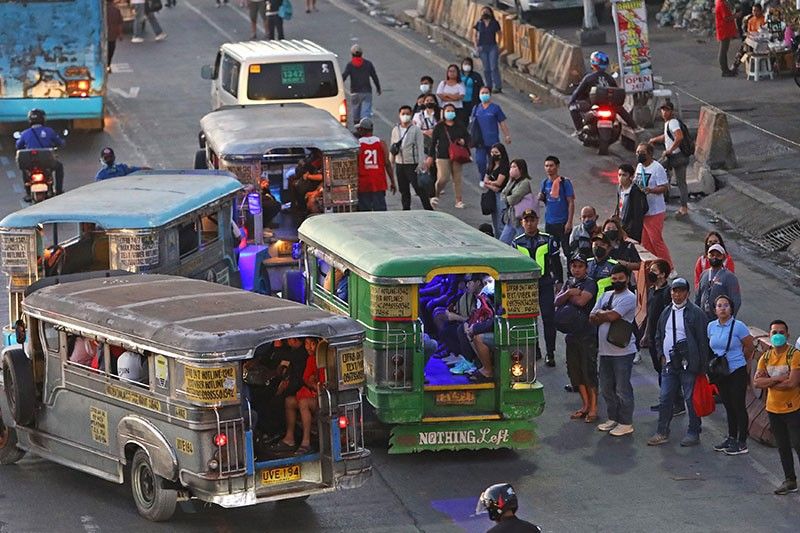 Ilang jeepney drivers, balik-pasada na! | Pilipino Star Ngayon