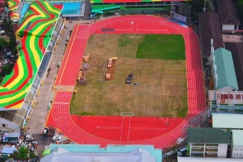 Track oval sa talisay gidagsa sa mga runners | Banat