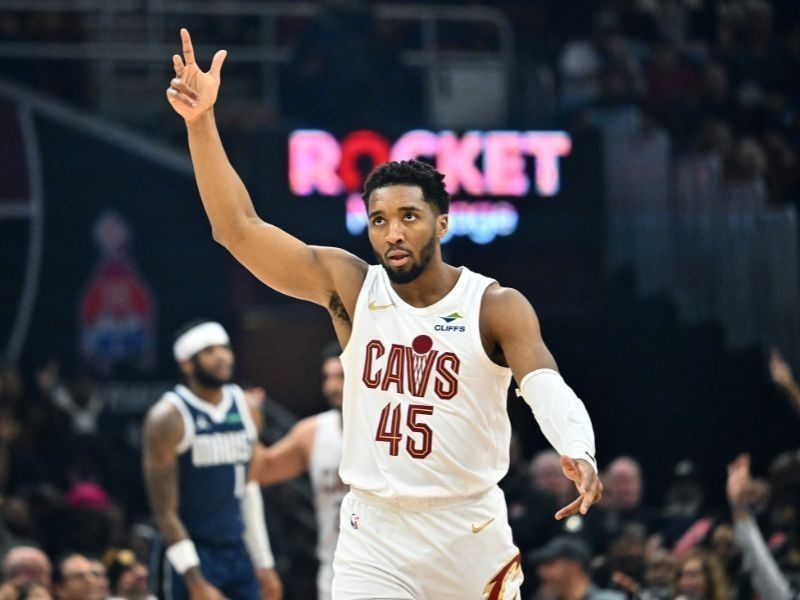 Cavs stop bleeding, rout Pacers in Game 3 | Philstar.com
