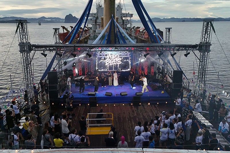 Morobeats’ ‘Teritoryo’ a hit at sea concert | Philstar.com