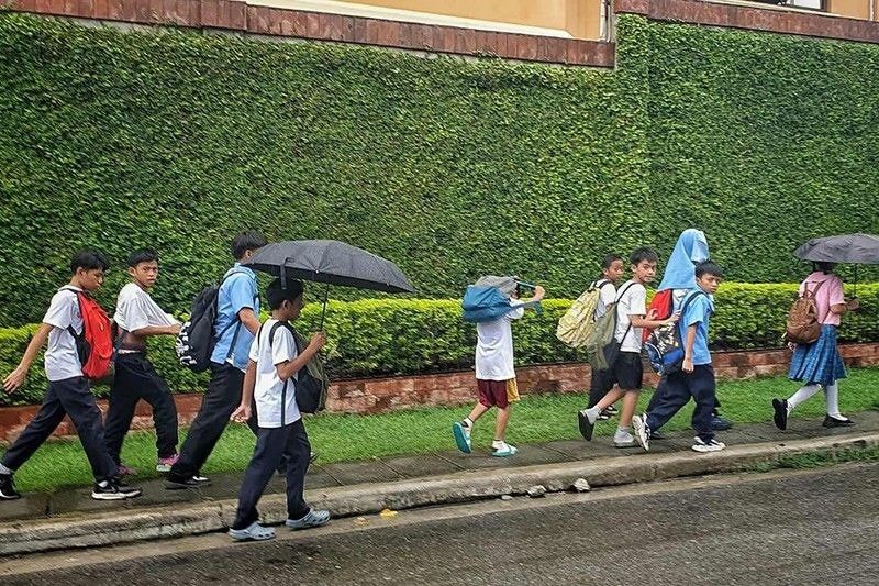 Classes, government work suspended anew | Philstar.com