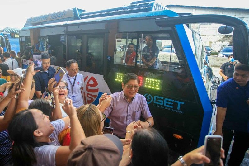 Free Love Bus rides for elderly, PWDs | Philstar.com