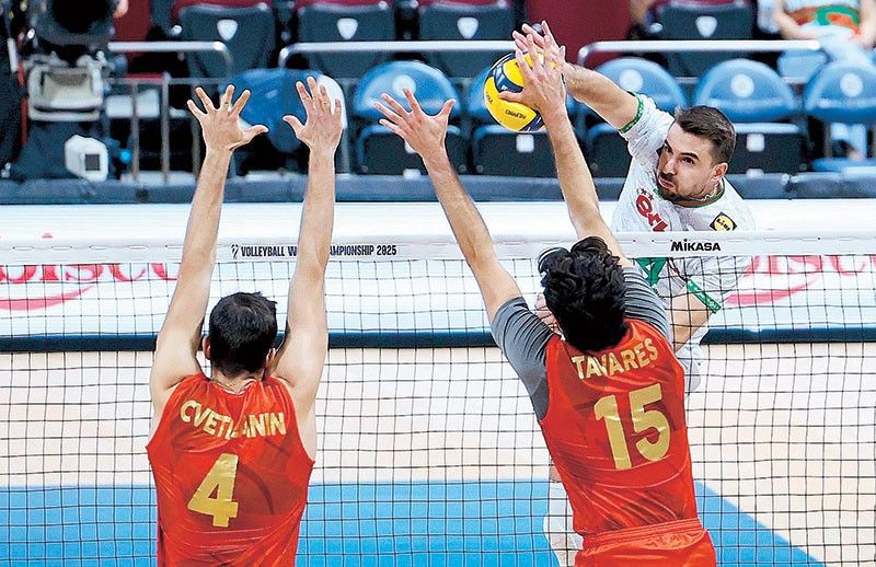 Bulgarians keep title hopes alive | Philstar.com