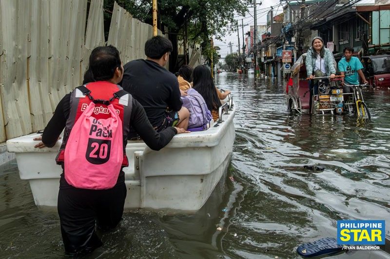 Uwan spares Metro from major flooding | Philstar.com