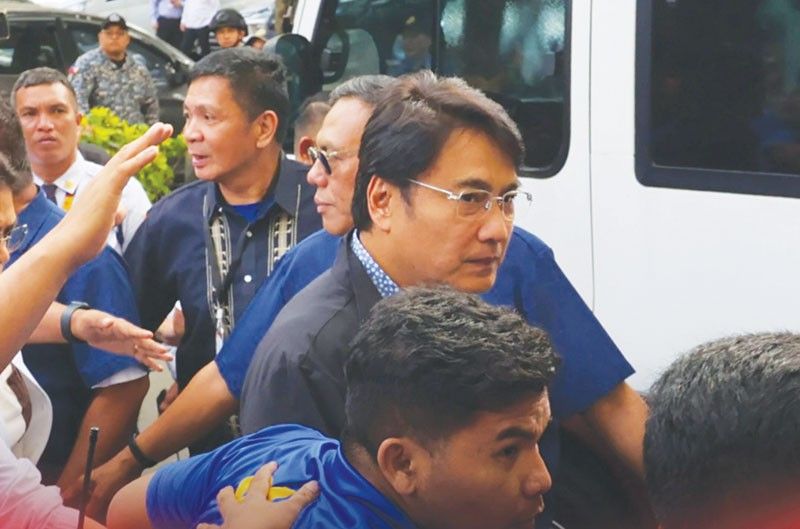 Bong, ang daming exposure sa social media?! | Pang-Masa