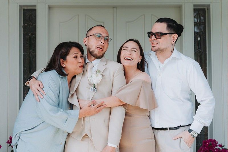 Matet de Leon intrigues social media with siblings photo | Philstar.com