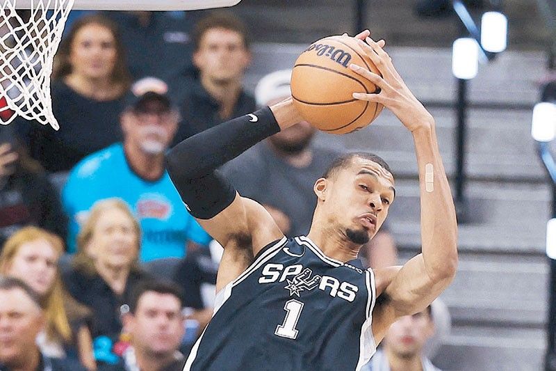 Wemby propels Spurs to 3-2 lead | Philstar.com