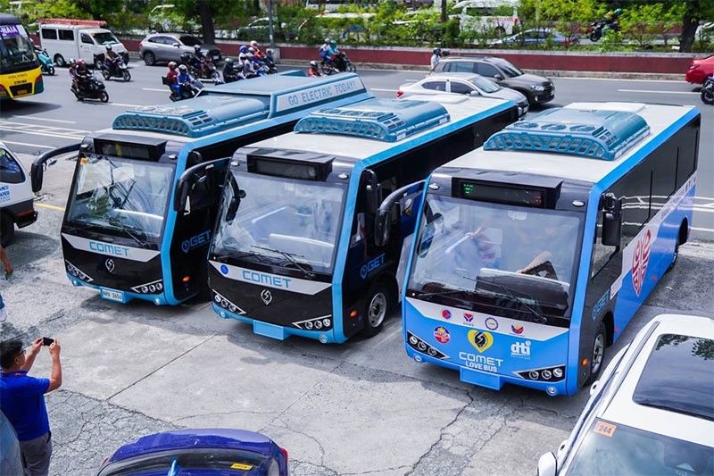 DTI, nagkaloob ng e-transport loans sa mga miyembro ng Pasang Masda ...