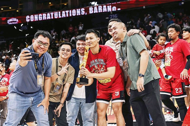 Bukol at sugat nagpatapang kay Scottie Thompson | Pang-Masa
